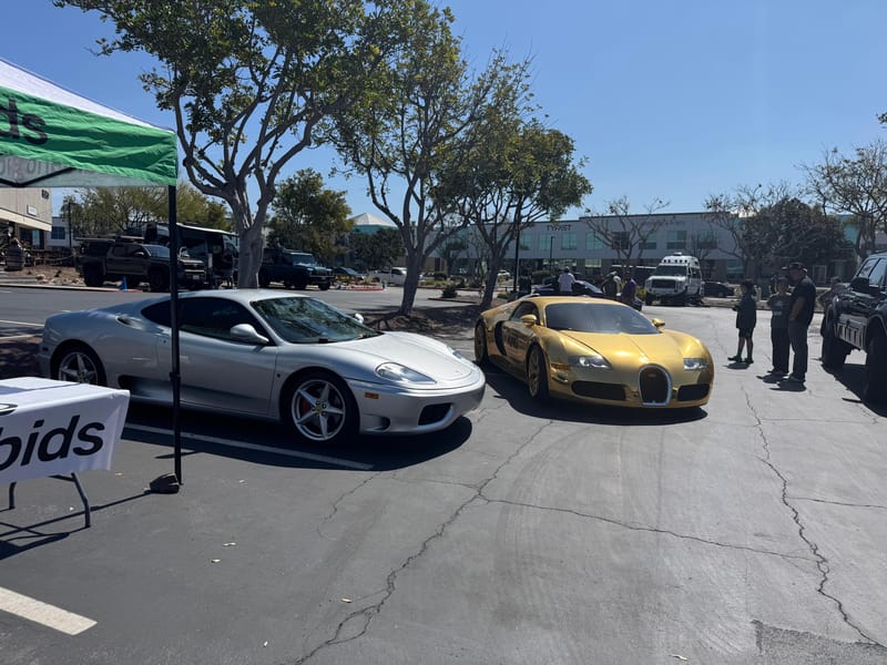 Cars and Bids Sean @SeanWin with gold chrome Veyron. in the Carspotting ...