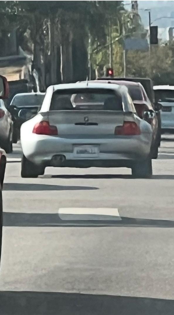 Does anyone know what this is please? Apologize for the poor camera ...